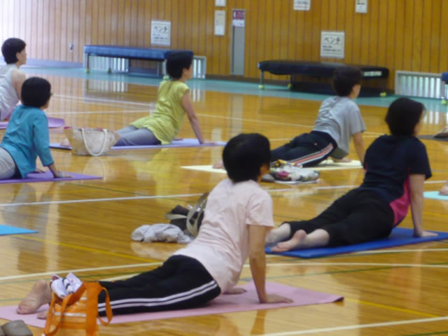 ヨガ教室出花体育館